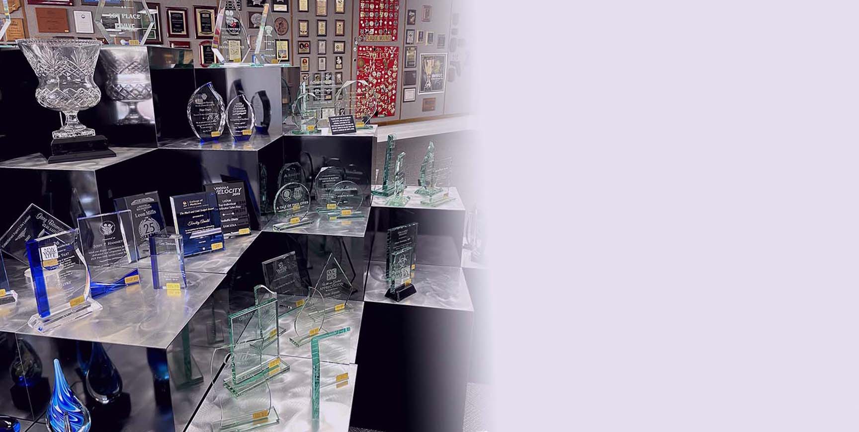 United Trophy - Personalized Trophies, Medals, Plaques & Awards