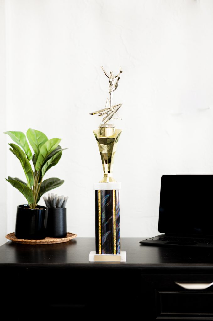 Starburst Riser Wide Column Trophy - United Trophy