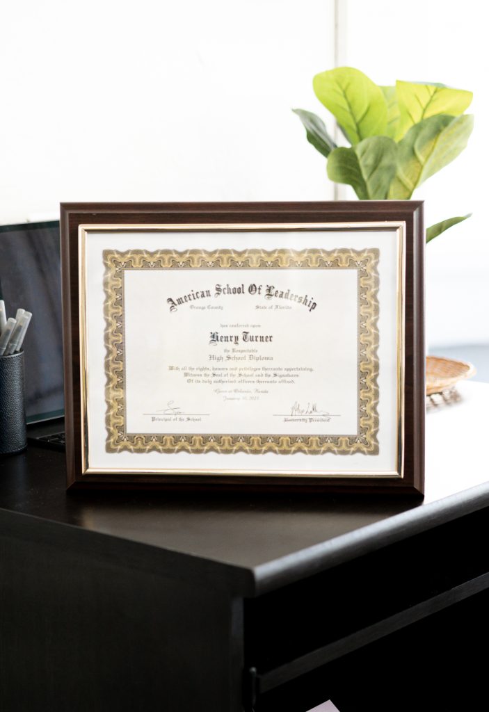 Gold Frame Certificate Plaque - United Trophy
