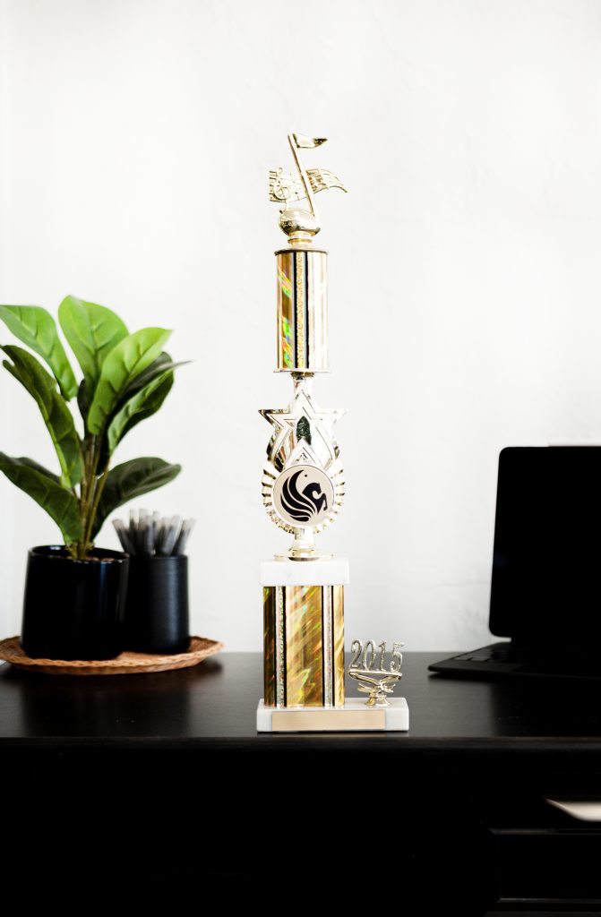 Star Series Riser Round and Wide Column with Trim Trophy - United Trophy